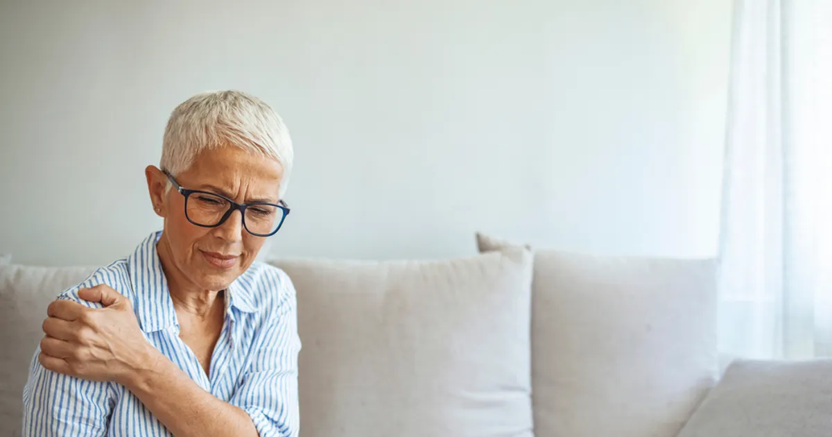 Calcific Tendonitis: Symptoms, Causes, and Treatments - ActiveBeat - Your Daily Dose of Health ...